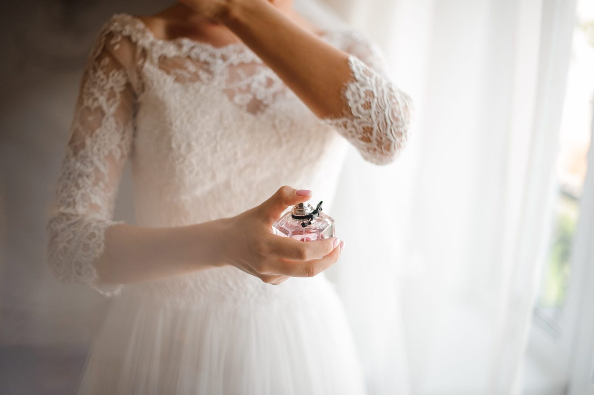 How To Choose The Perfect Bridal Perfume For Your Wedding Day | Wedding ...