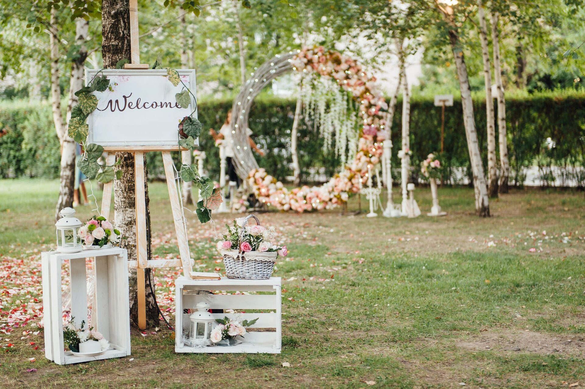 Wedding Welcome Signs That Make a Big Impression | Wedding Journal