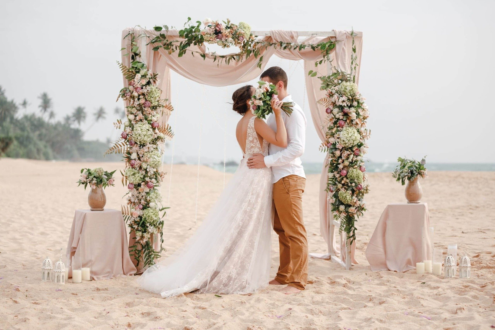 How To Plan A Wedding Abroad: The Complete Guide | Wedding Journal How To Plan A Wedding Abroad: The Complete Guide | Wedding Journal